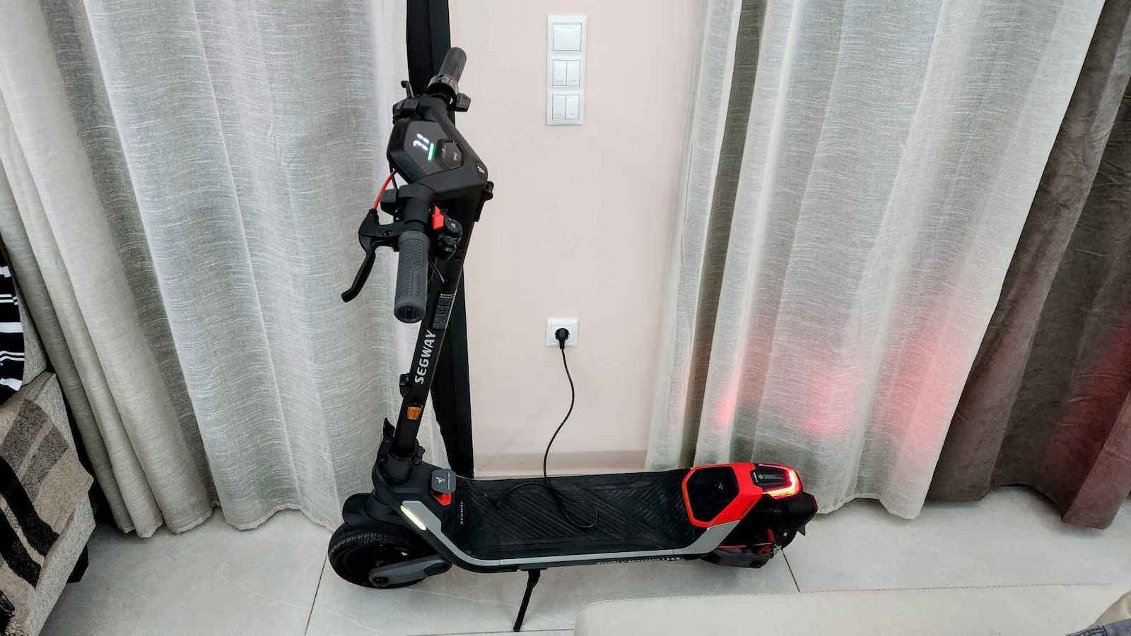 Segway Ninebot P100SE Ηλεκτρικό Πατίνι με 25km/h Max Ταχύτητα και 100km ...