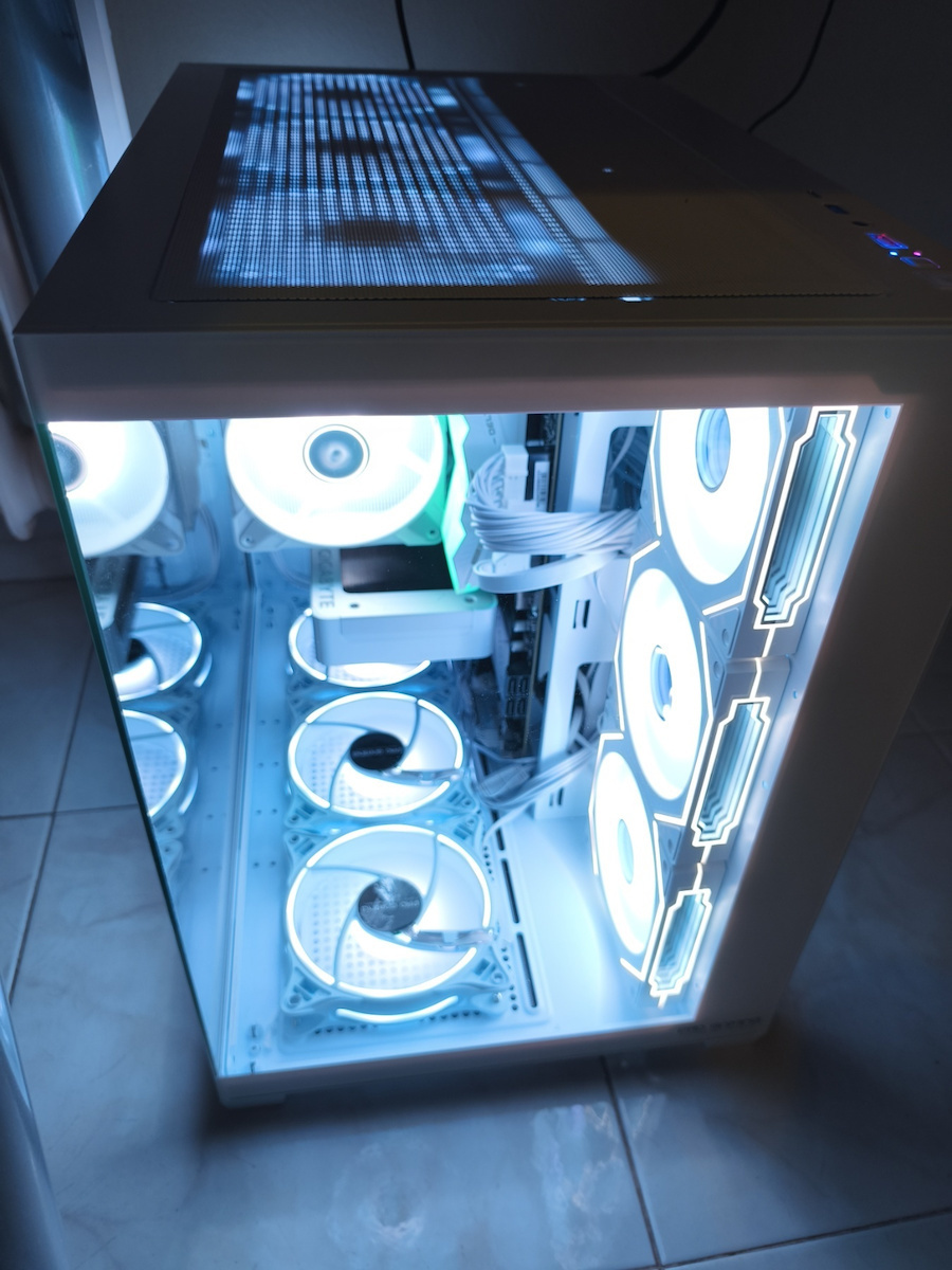 ProGaming Elite Cube Gaming Cube Computer Case with Side Window and ...