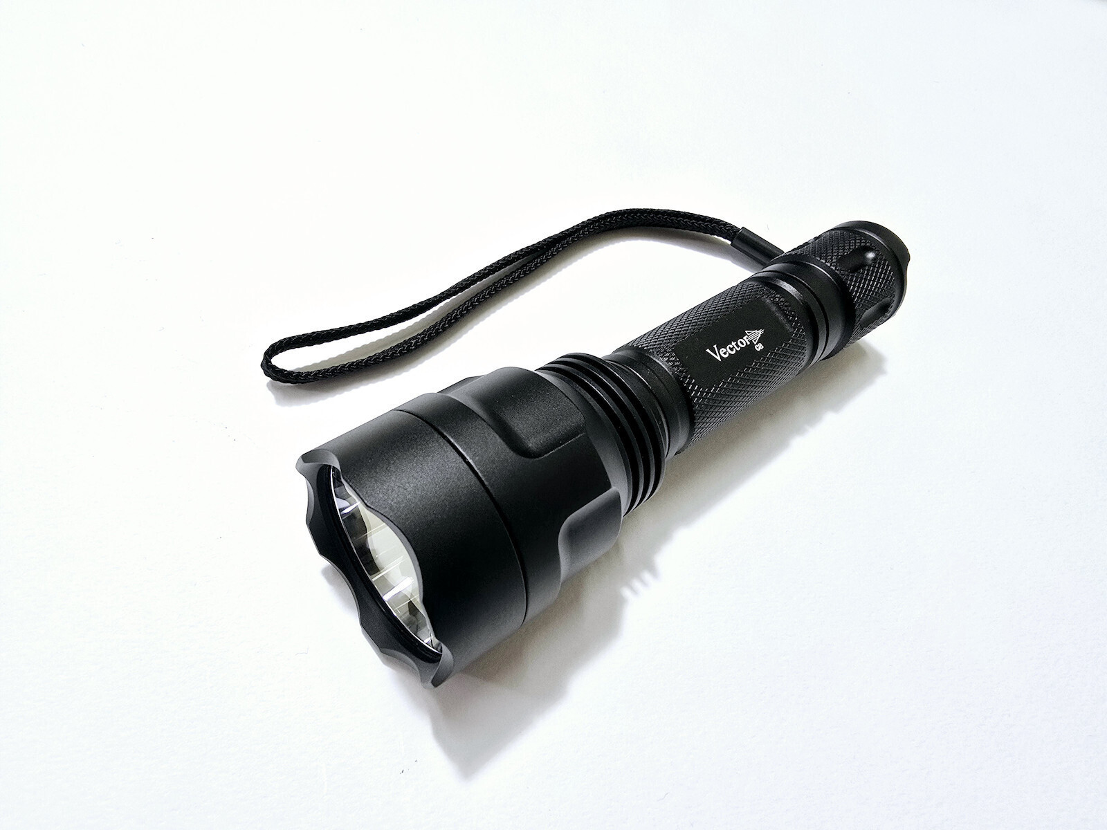 Vector Επαναφορτιζόμενος Φακός LED με Μέγιστη Φωτεινότητα 2700lm C8 ...